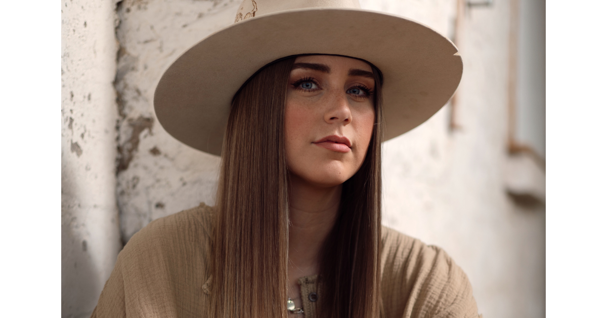 Alli Walker shares newest single “Same Stars” – Country’s Local